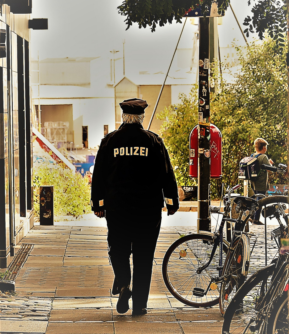 Im Dienst Foto & Bild | erwachsene menschen, menschen bei der arbeit ...