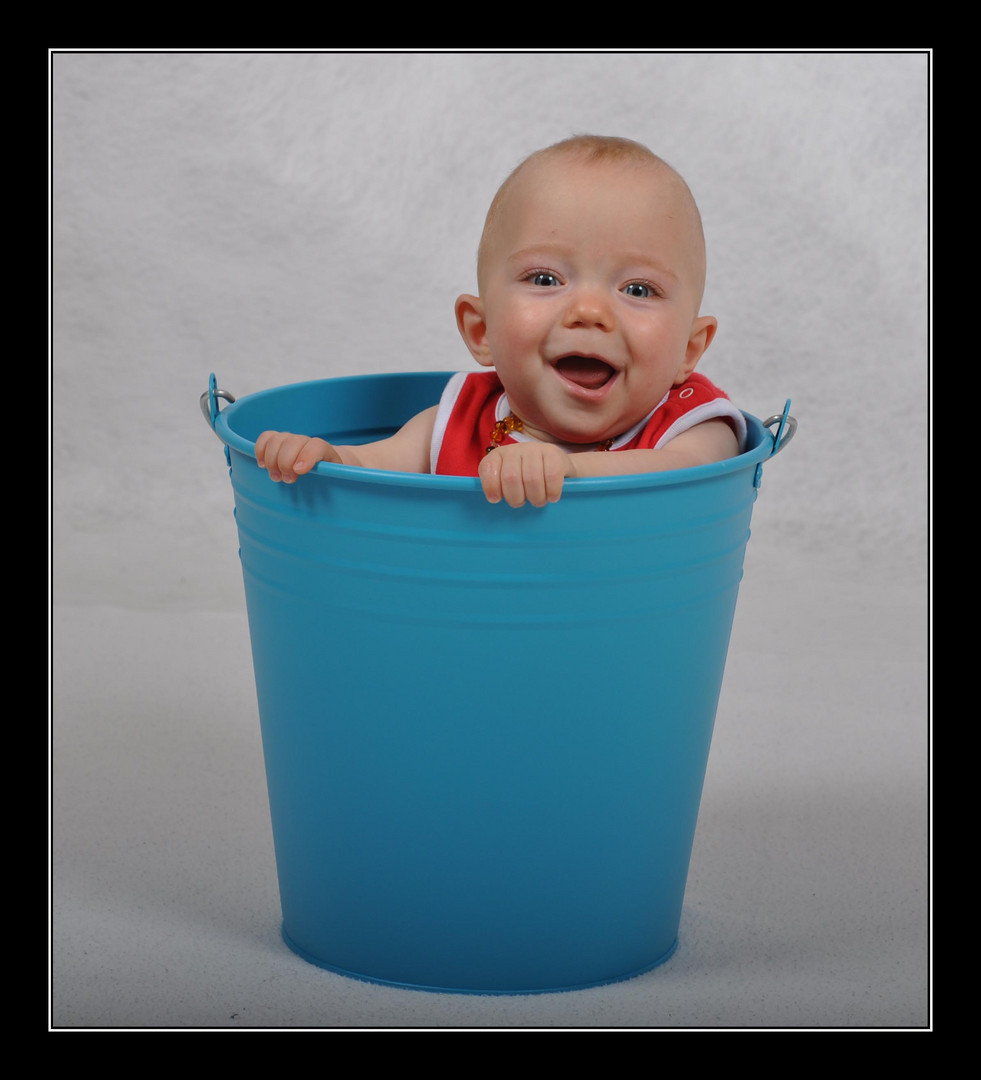 Im Eimer Foto & Bild | kinder, babies, menschen Bilder auf fotocommunity