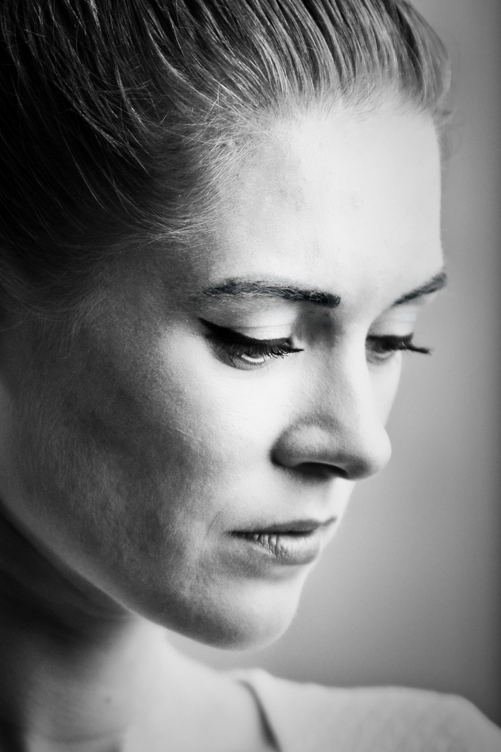 Im Halbschatten... Foto & Bild | portrait, portrait frauen, fotos ...