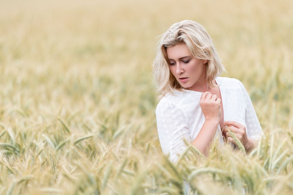 im Kornfeld Foto & Bild | portrait, portrait frauen, portfolio Bilder auf fotocommunity