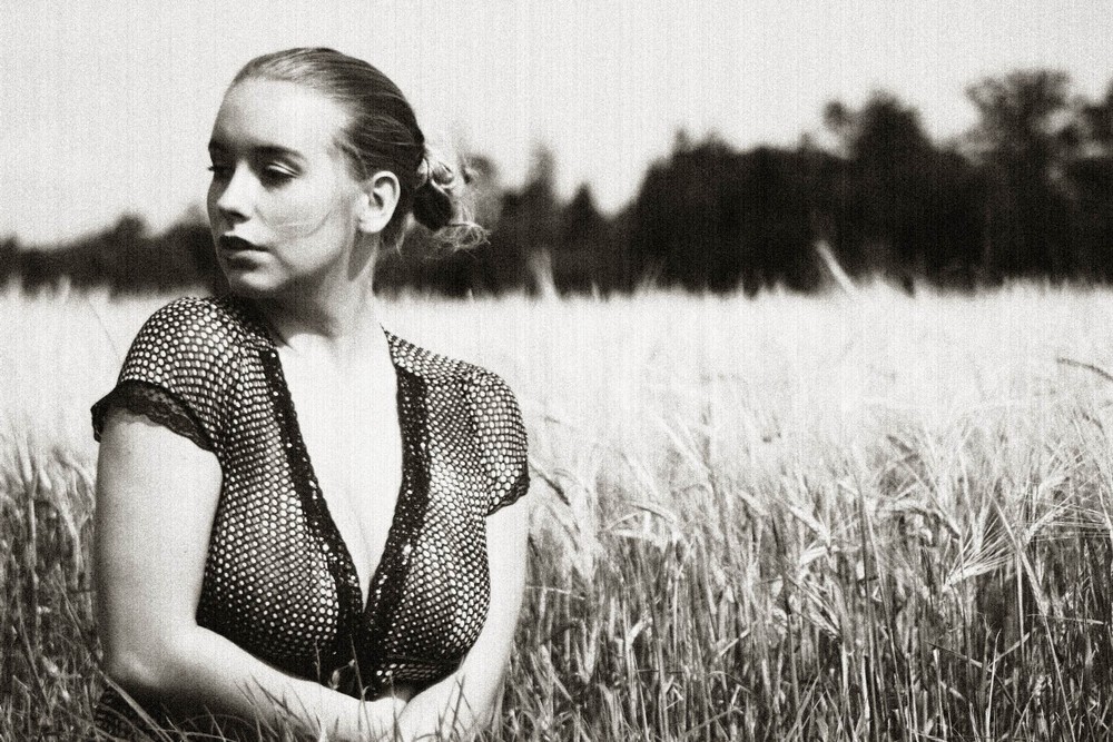 Im Kornfeld Foto & Bild | portrait, portrait frauen, outdoor Bilder auf fotocommunity