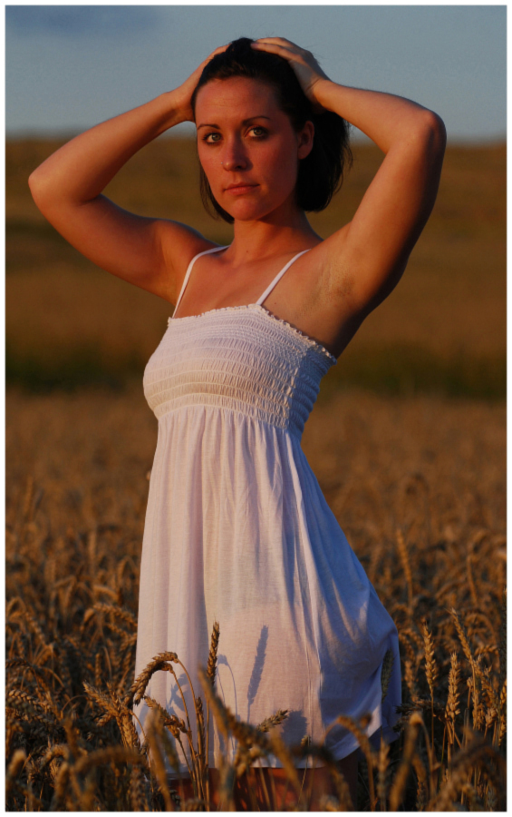 im Kornfeld Foto & Bild | portrait, portrait frauen, outdoor Bilder auf fotocommunity