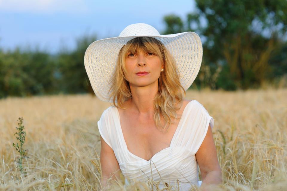 im Kornfeld Foto & Bild | menschen Bilder auf fotocommunity