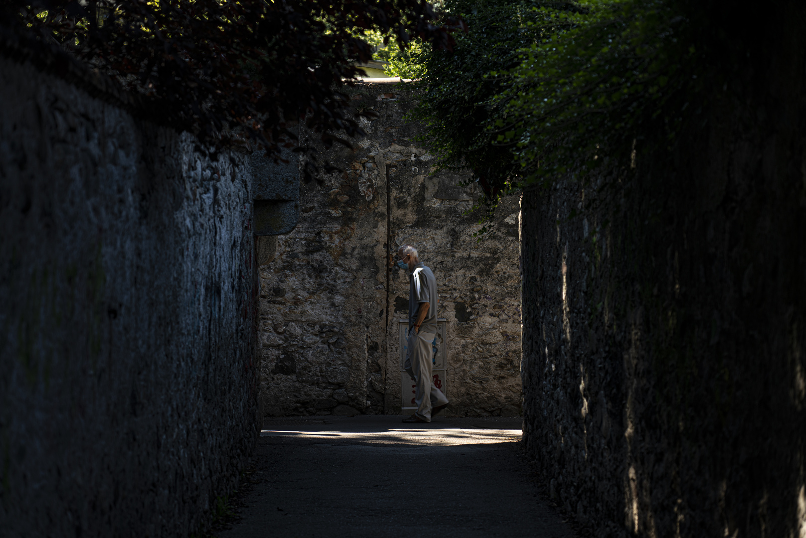 Im Labyrinth des Alters Foto & Bild | menschen, street spontane portraits, streetfotografie mit ...