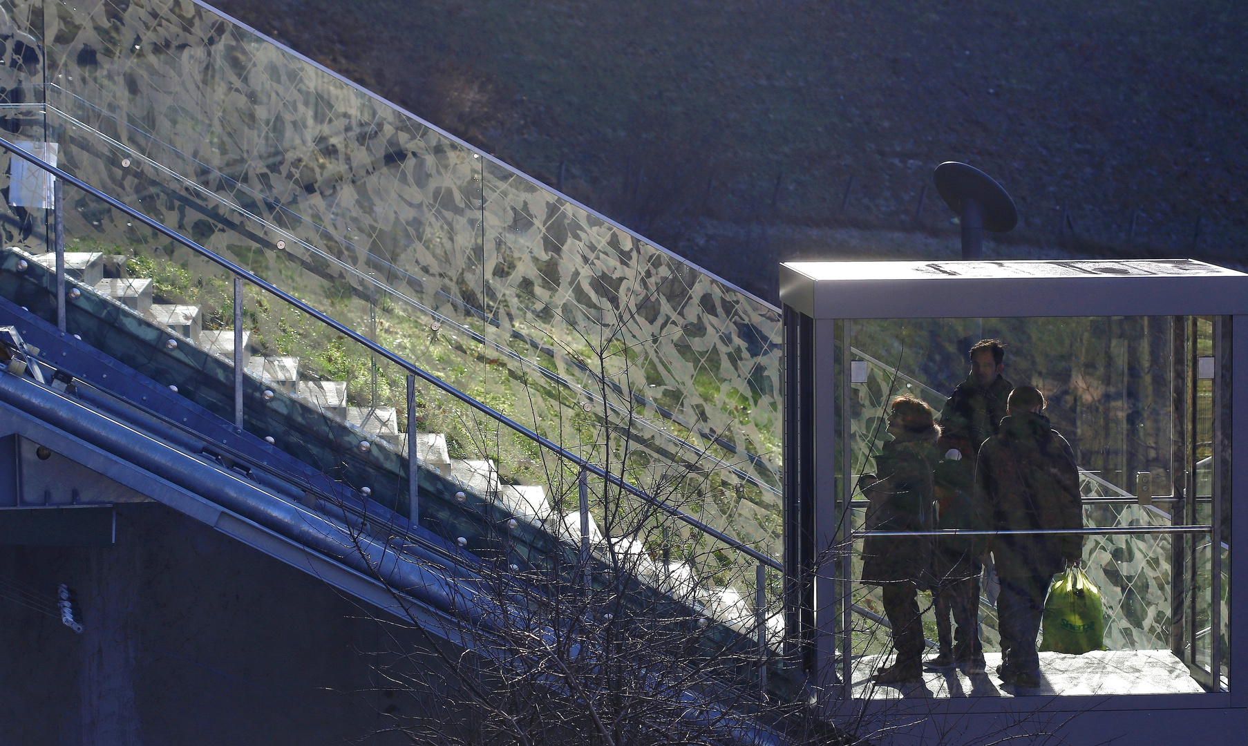 Im Lift Foto & Bild | erwachsene menschen, mehrere menschen, street ...