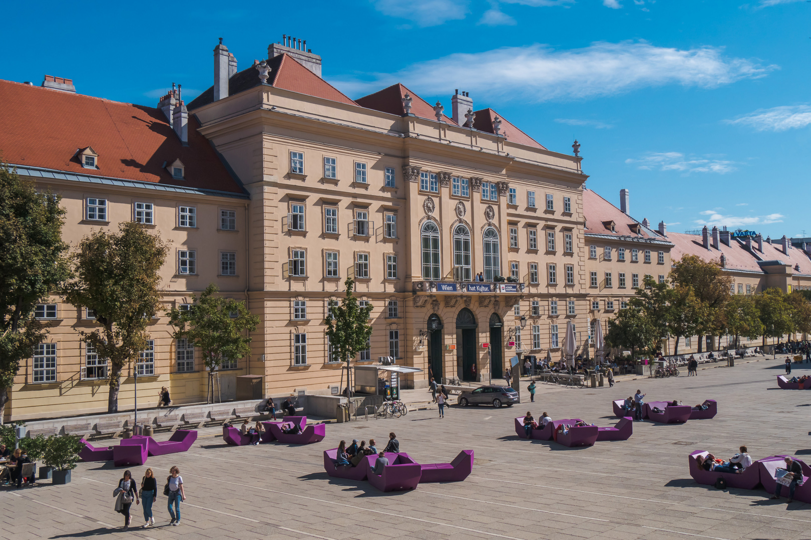 Im MuseumsQuartier Foto & Bild | world, österreich, wien Bilder auf ...