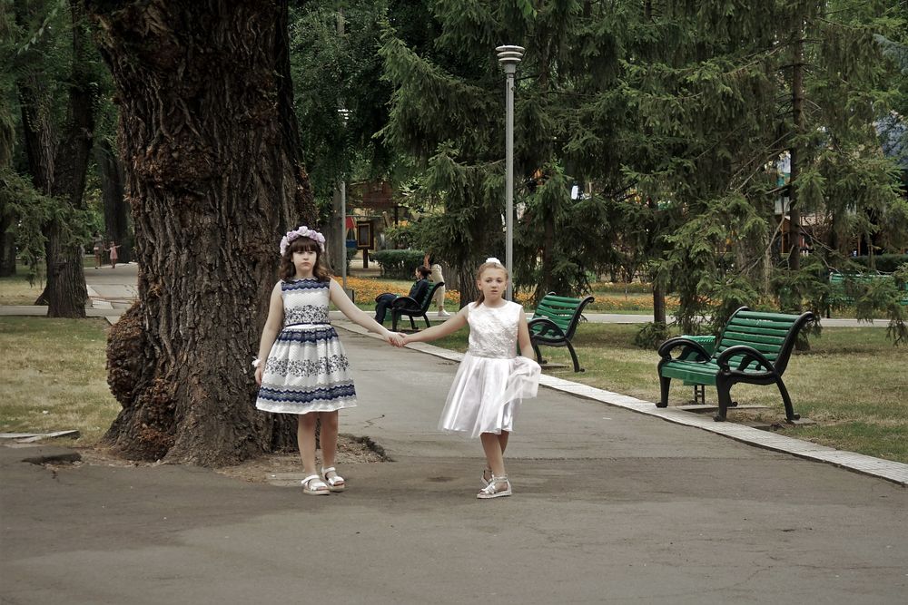 im Park Foto & Bild | kinder, streetfotografie mit menschen, portraits Bilder auf fotocommunity