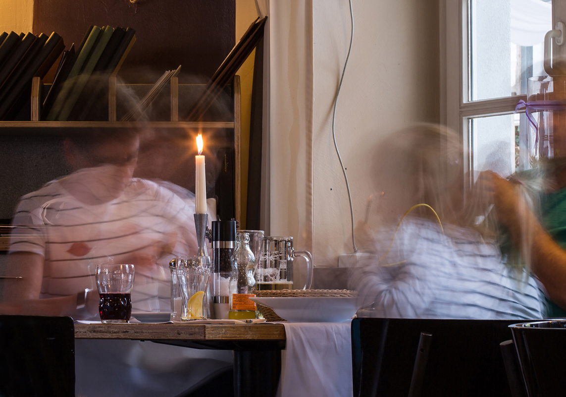 Im Restaurant Foto & Bild | techniken, aufnahme-techniken ...