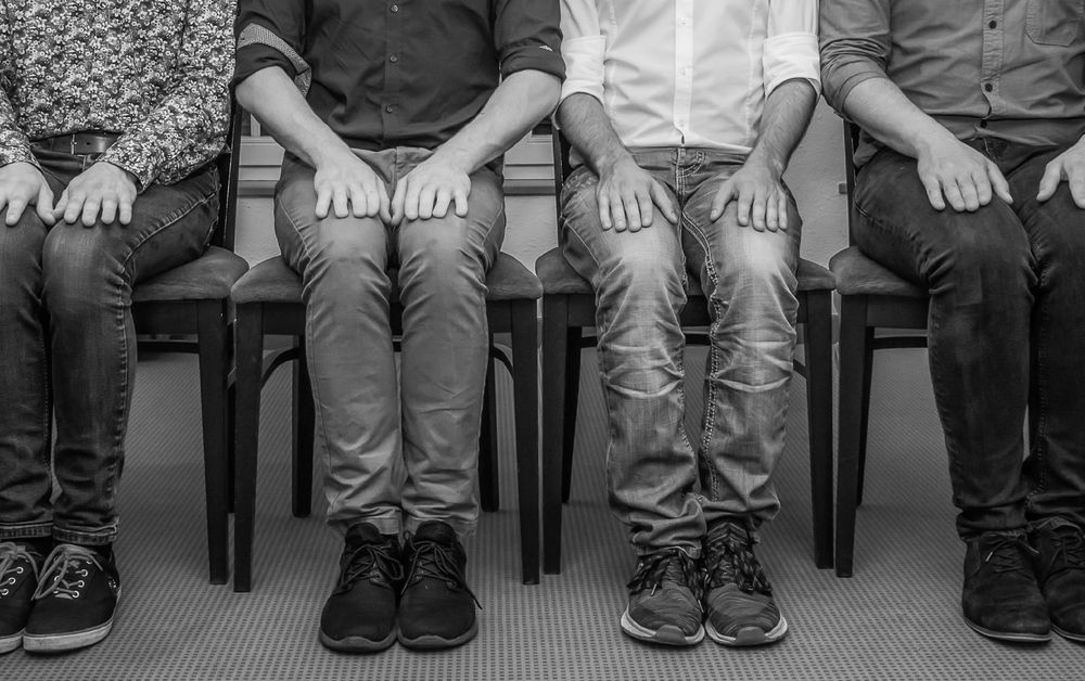 im sitzen ... Foto & Bild | erwachsene, fotokunst, monochrome fine art ...