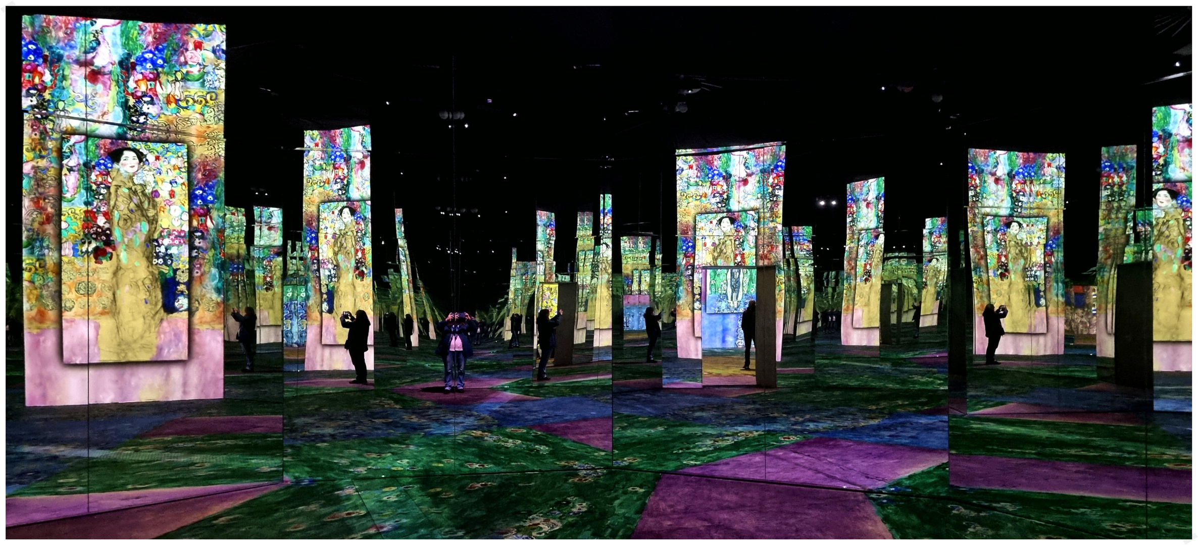 Im Spiegelkabinett Foto & Bild | kunst, spiegel, kultur Bilder auf fotocommunity