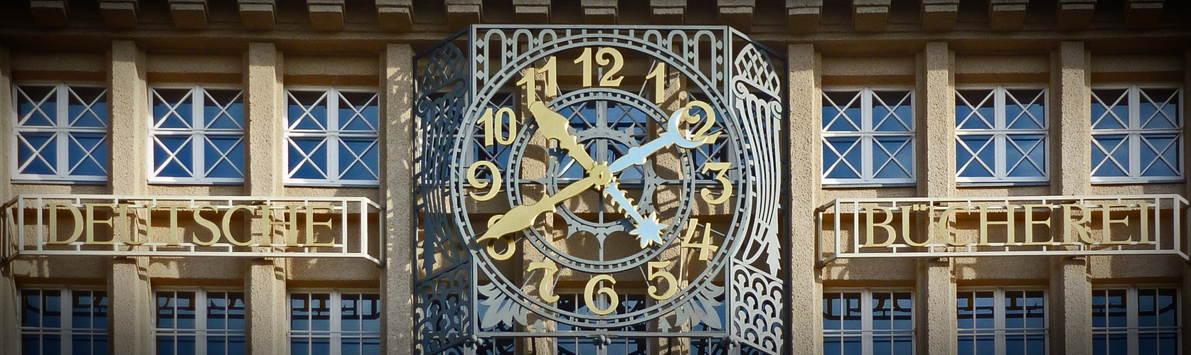 Im Zeichen der Zeit Foto & Bild | stillleben, uhren, Öffentliche uhren ...