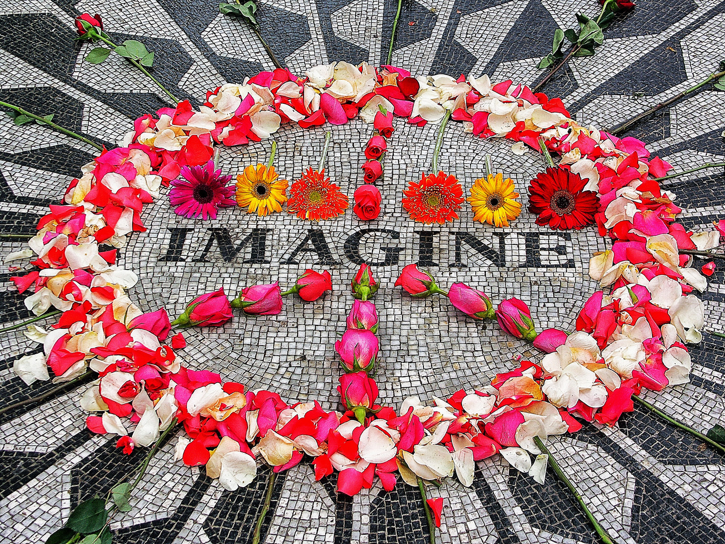 Imagine Mosaic / Strawberry Fields / Central Park / 2004 - 2 Foto ...