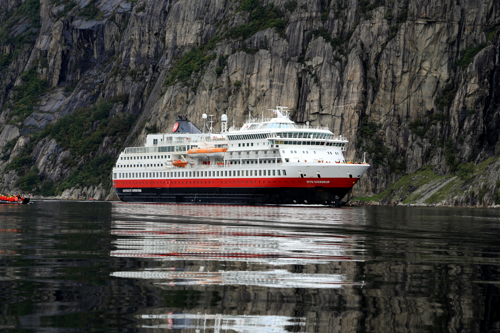 IMG_7310 Norwegen- MS Otto Sverdrup im Lysefjord Foto & Bild ...