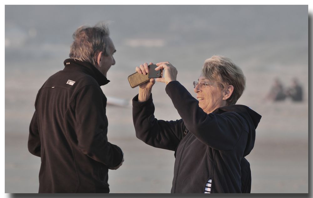 Immer schön lächeln Foto & Bild | erwachsene menschen, alltagsereignisse, menschen in der ...