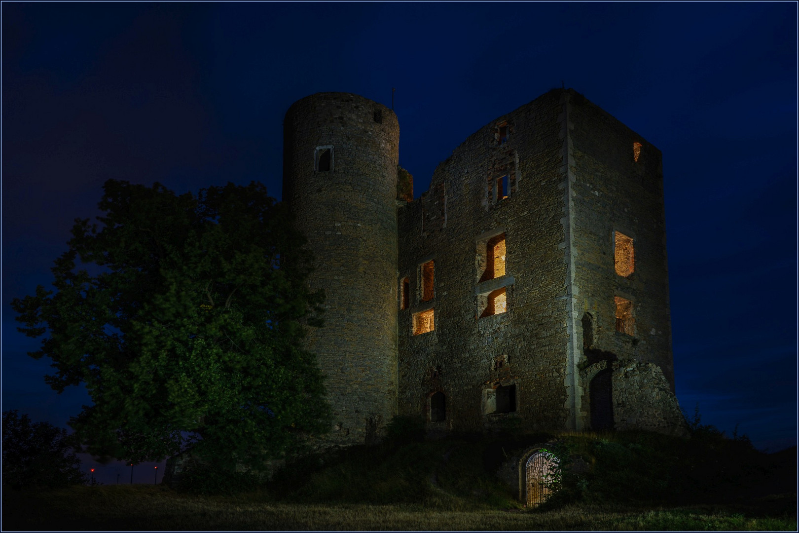 In der Burgruine Arnstein Foto & Bild | world, burg, deutschland Bilder ...