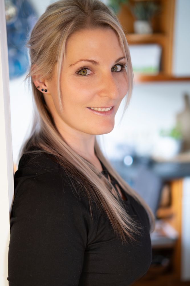 In der Küche Foto & Bild | portrait, portrait frauen, indoor Bilder auf fotocommunity