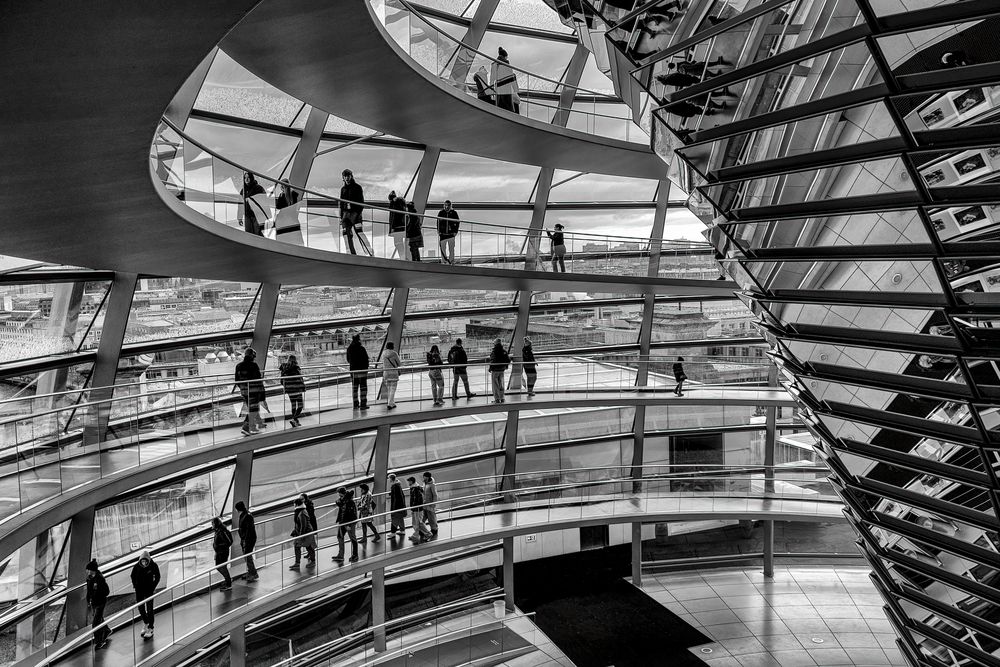 In der Kuppel Foto & Bild | architektur, streetfotografie mit menschen, projekte Bilder auf ...