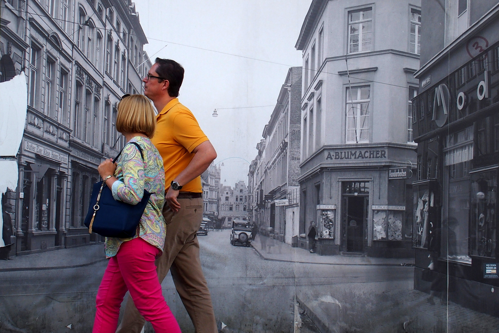 In der Pfeilstraße Foto & Bild | architektur, streetfotografie mit menschen, stadtlandschaft ...