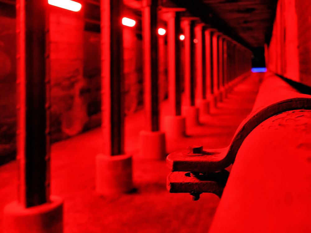 In rotes Licht getaucht Foto & Bild | archiv, a r c h i v aktuell, rot ...