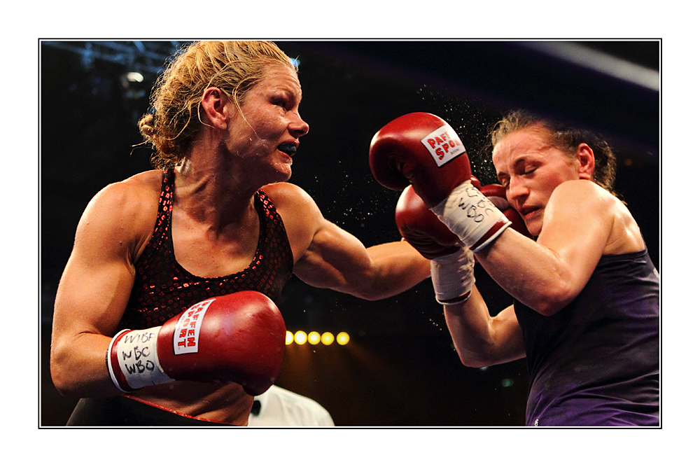 Ina Menzer vs Jeannine Garside Foto & Bild | sport, kampf- & kraftsport ...