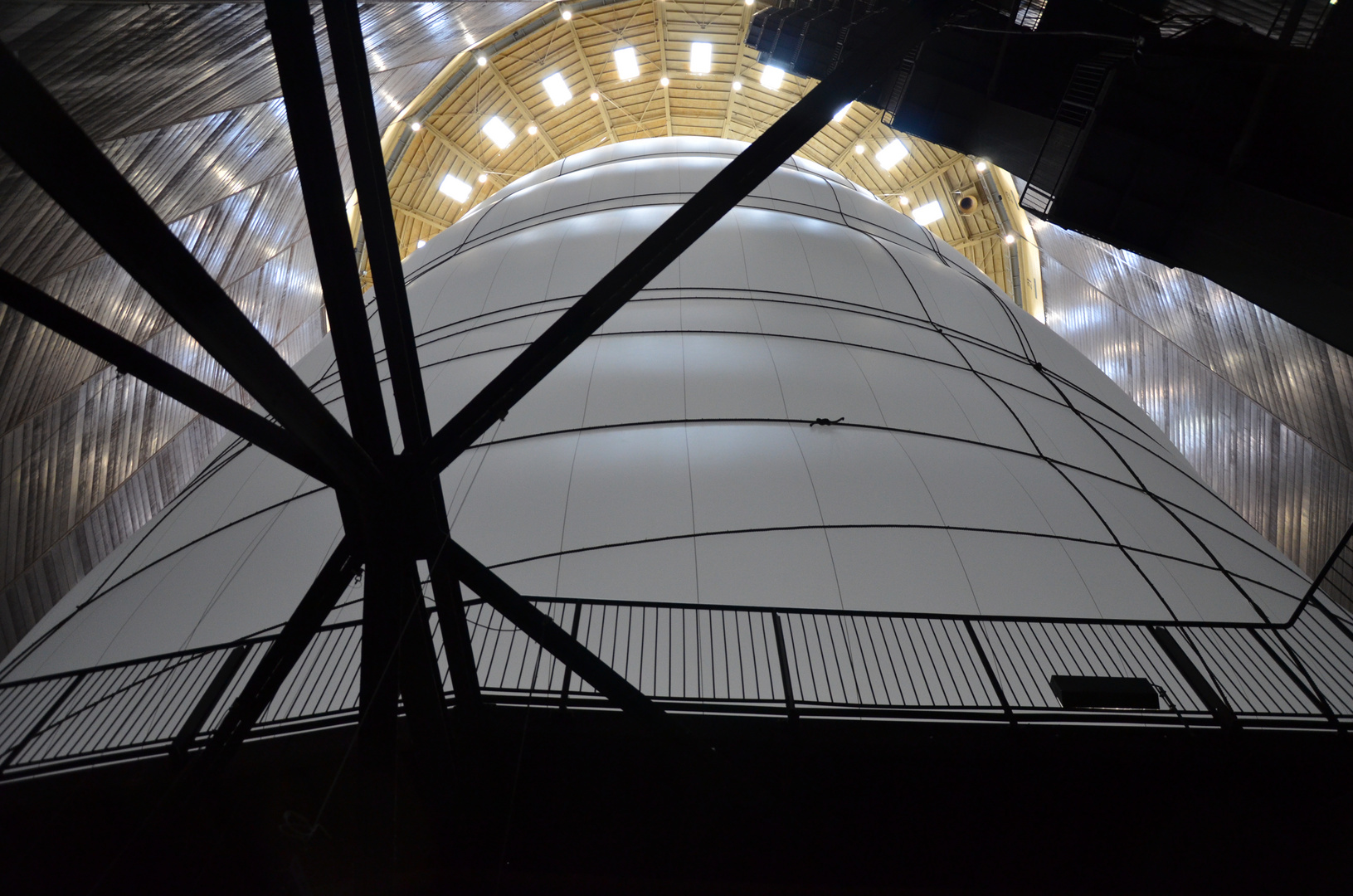 Inbetween the inside and outside - Christo Big Air Package - Oberhausen ...