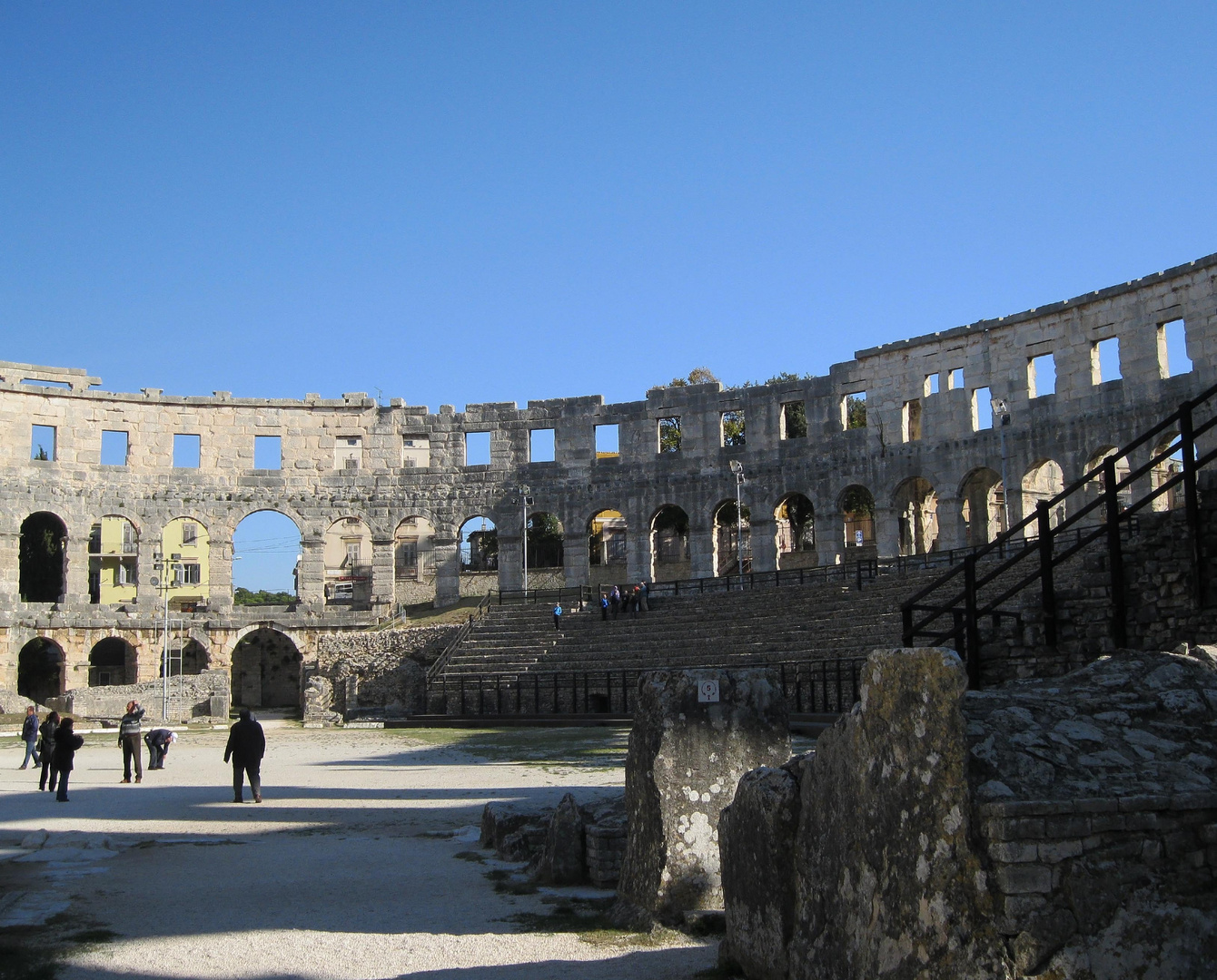Innen Amphitheater mit Durchblicke Foto & Bild | architektur, projekte ...