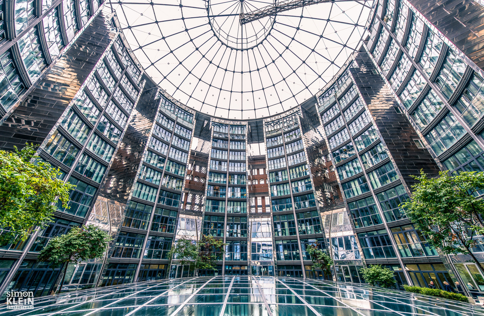 Innenansicht des Gasometer, Wien Foto & Bild | architektur ...