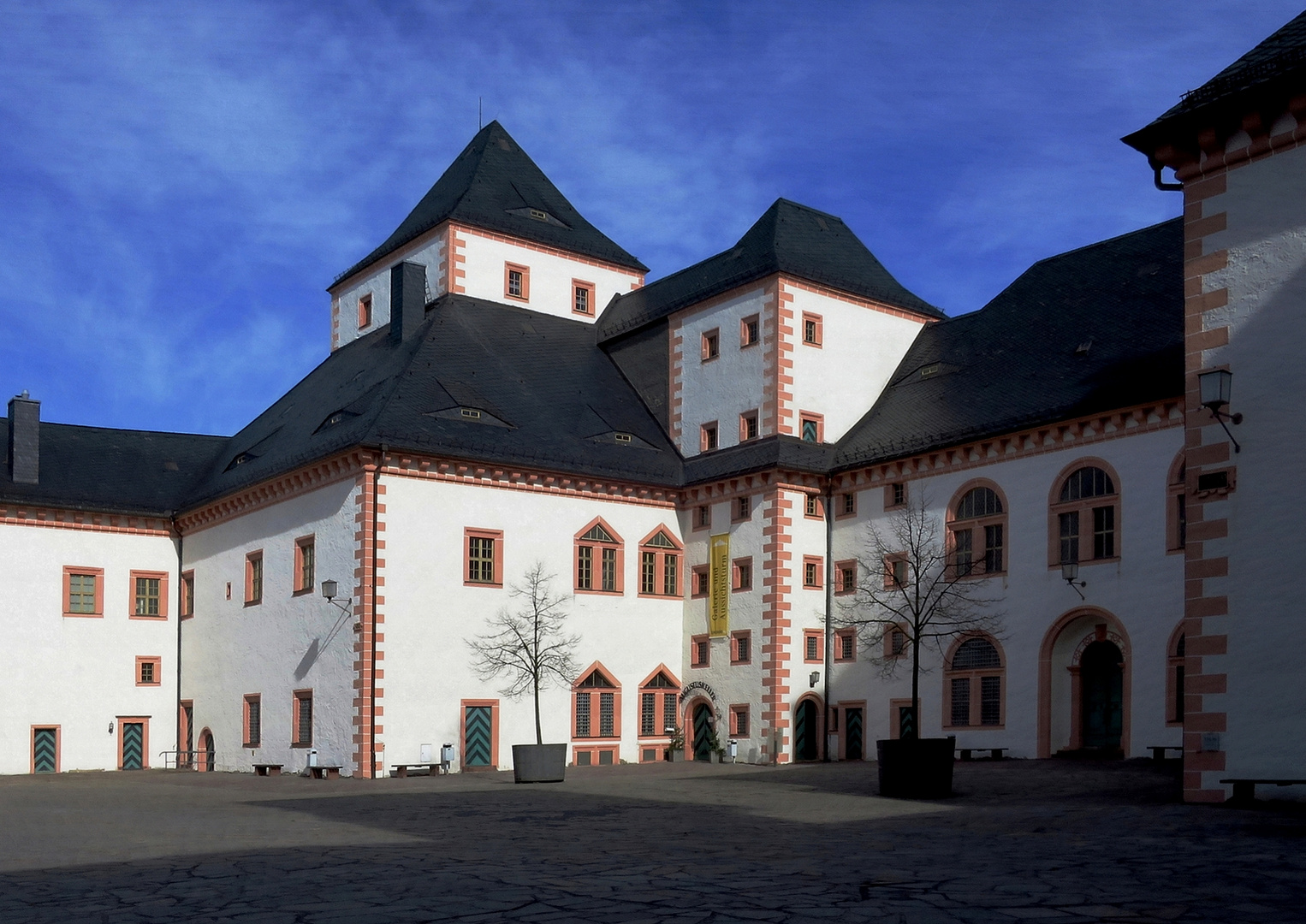 Innenhof der Augustusburg Foto & Bild | schloss, innenhof, sachsen ...