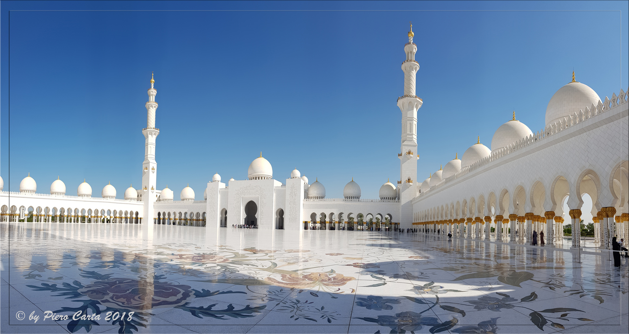 Innenhof der Scheich Zayid Moschee in Abu Dhabi Foto & Bild ...