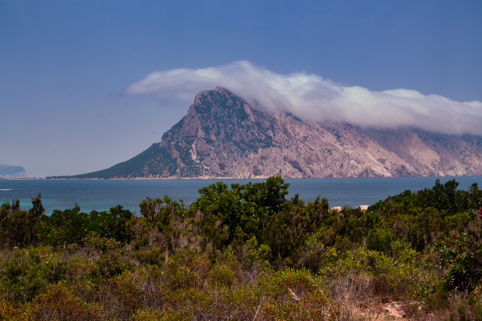 Insel Molara Foto & Bild | landschaft, berge, landschaft und natur ...