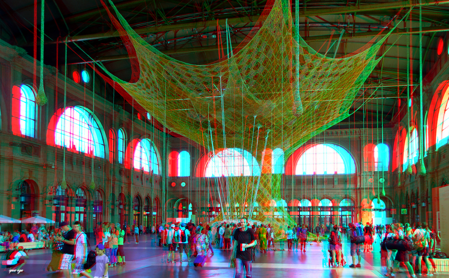 Installation Gaia Mother Tree vom brasilianischen Künstler Ernesto Neto ...