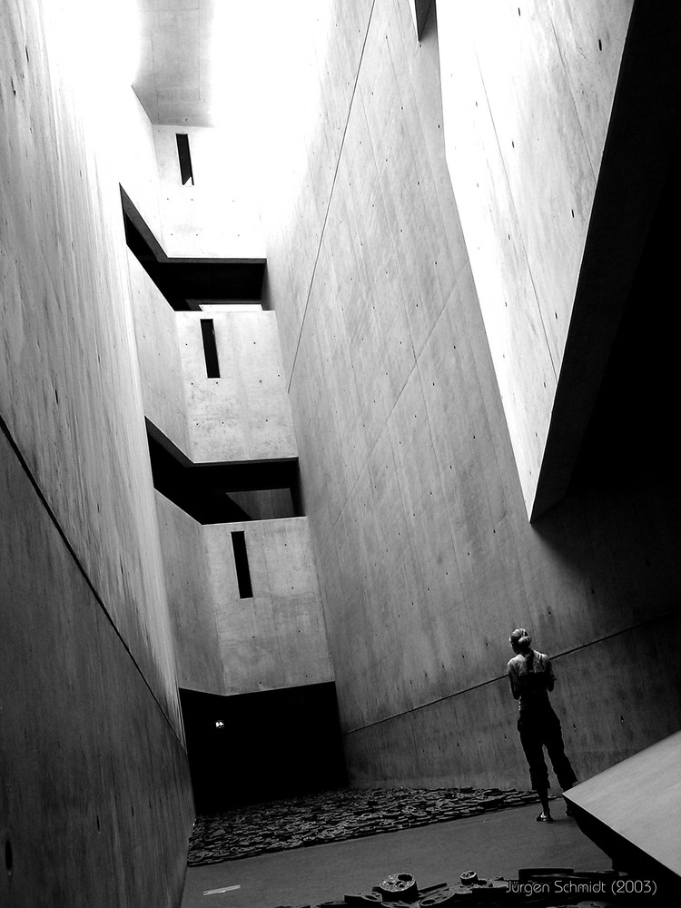 Installation Shalechet (Gefallenes Laub) Foto & Bild | kunstfotografie ...