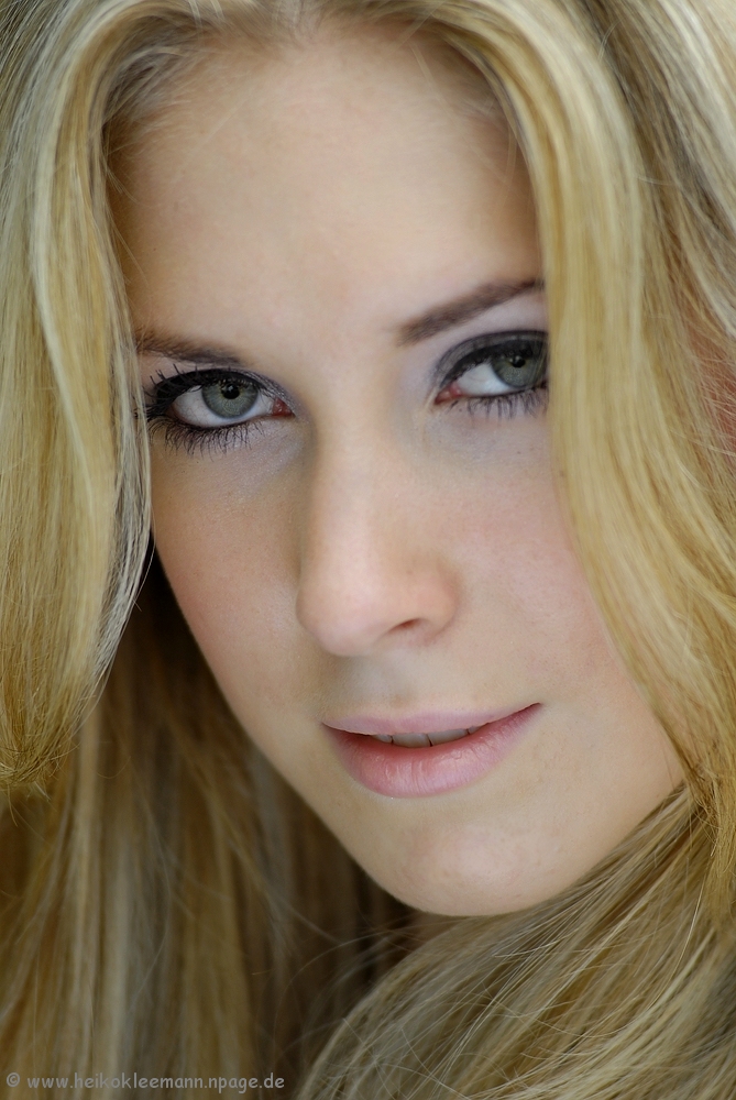 ~ intense look ~ Foto & Bild | portrait, portrait frauen, outdoor ...