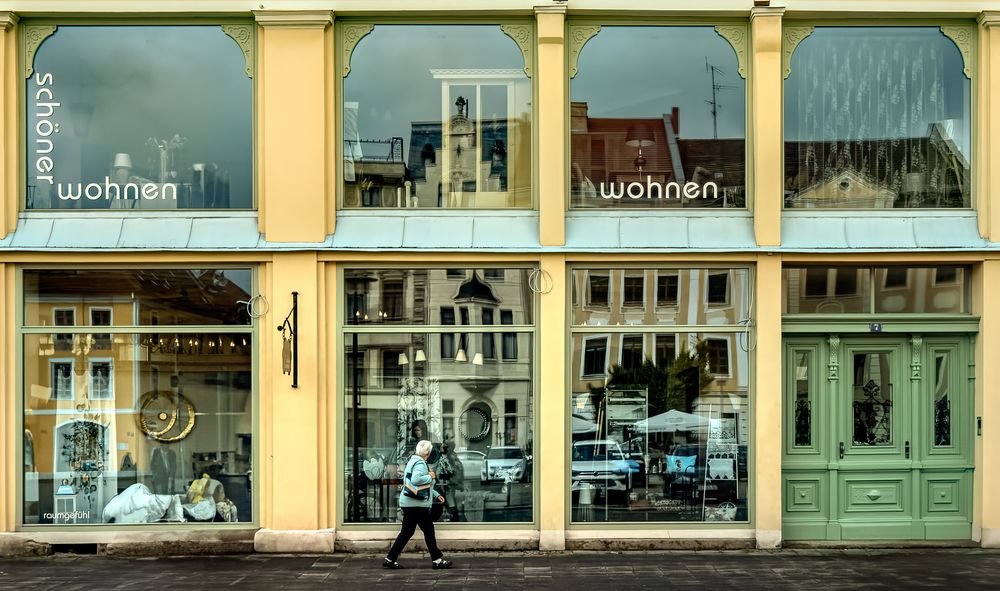 Interessiert? Foto & Bild | architektur, streetfotografie mit menschen, projekte Bilder auf ...