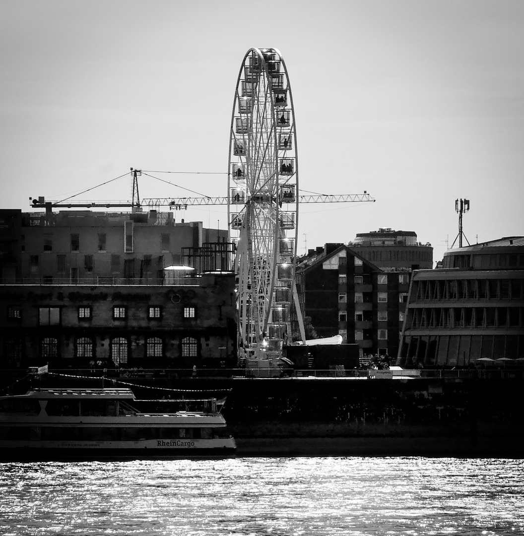 Irgendwo in Deutschland 2022 (4); ......und drehen....... Foto & Bild | streetfotografie mit ...