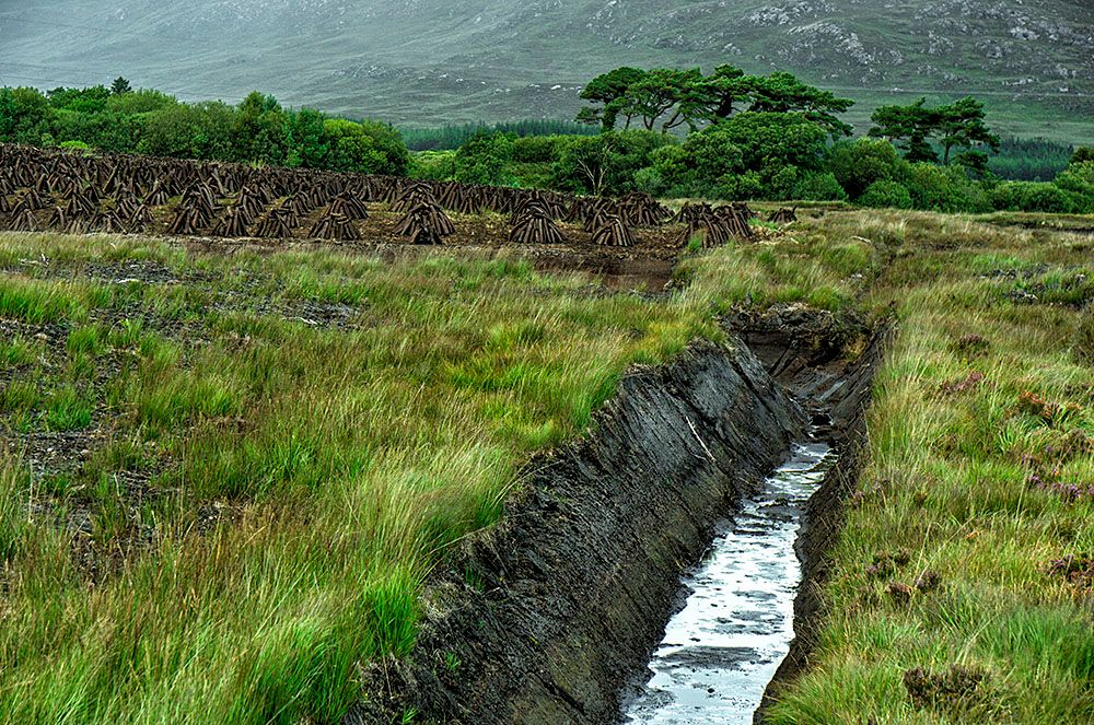 Irland - Turf Stacks Foto & Bild | europe, united kingdom & ireland ...