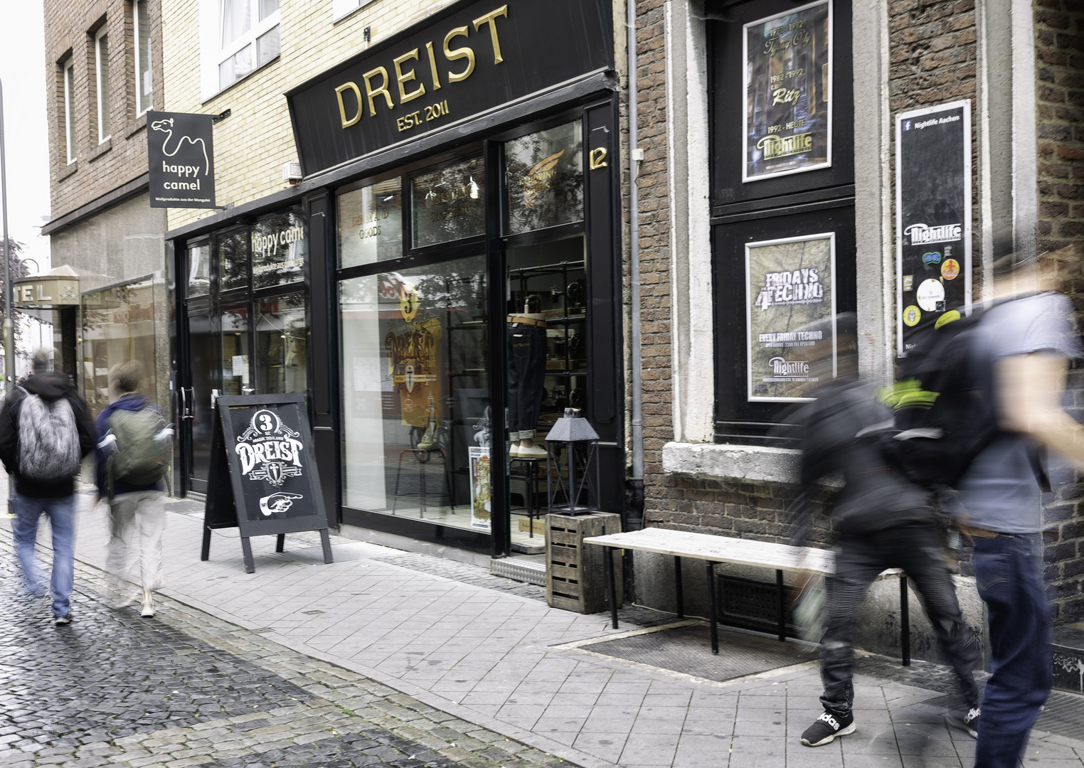 Is ja dreist! Foto & Bild | streetfotografie mit menschen, im vorbeigehen, menschen Bilder auf ...