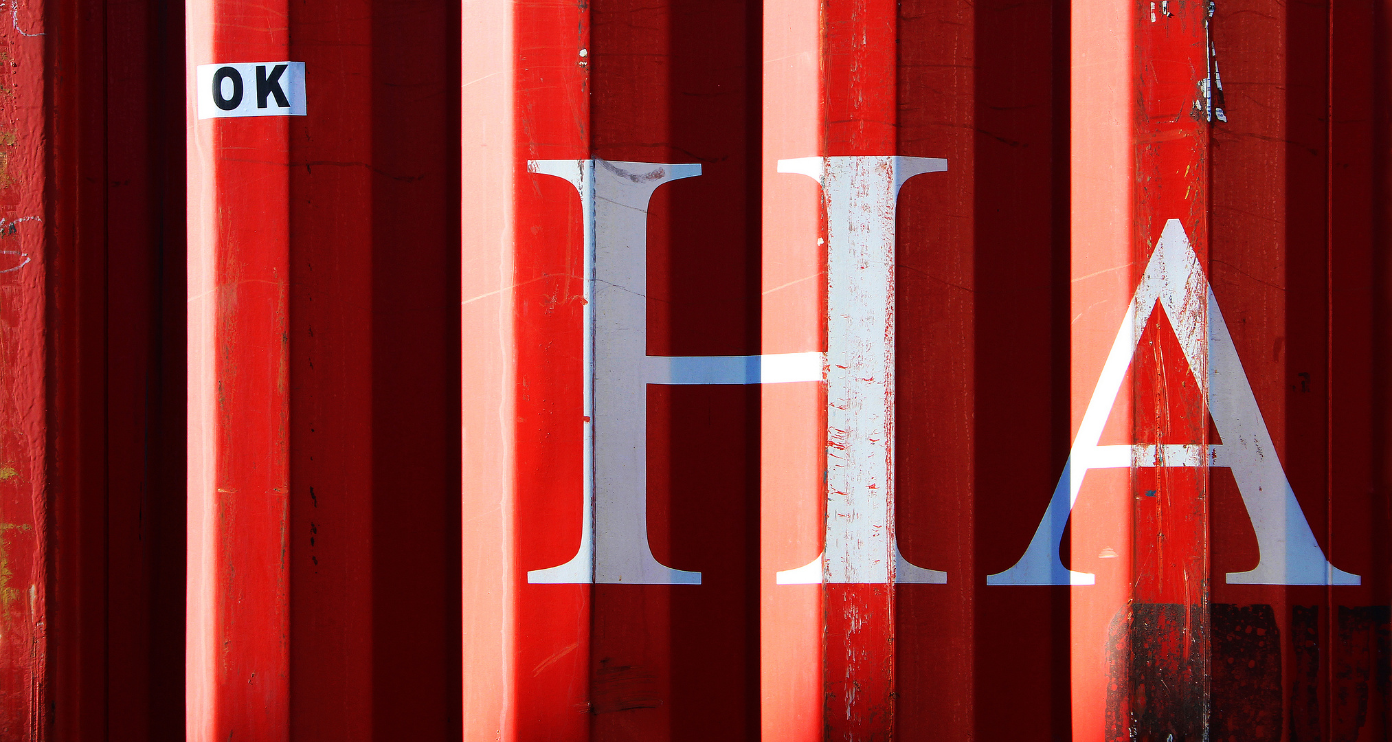 ist Ha ok? Foto & Bild | rot, farben, container Bilder auf fotocommunity
