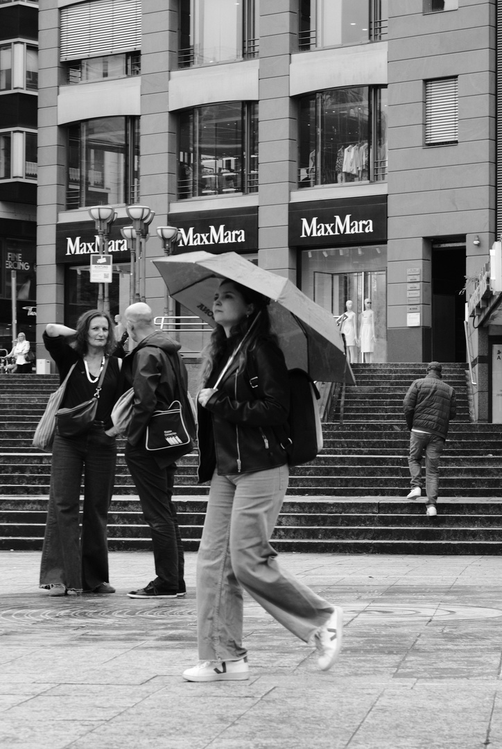 It's raining again Foto & Bild | streetfotografie mit menschen, people, street Bilder auf ...