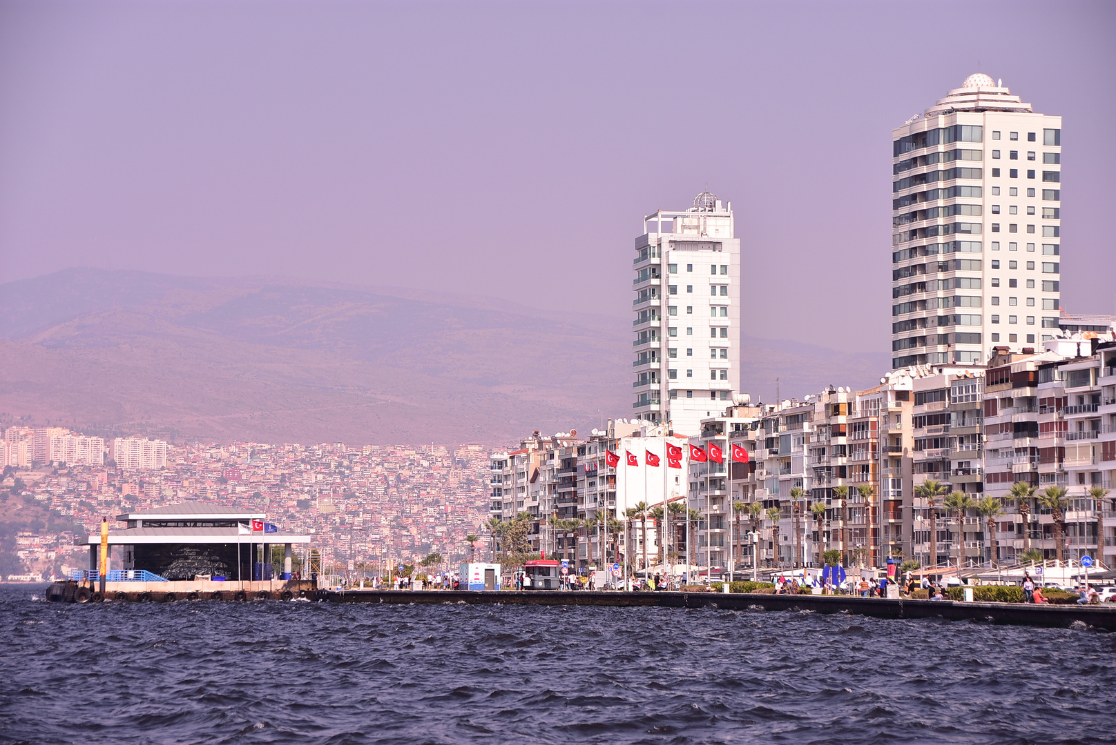 Izmir Alsancak Ferry Pier Oktober 2018 Foto & Bild | europe, asian ...