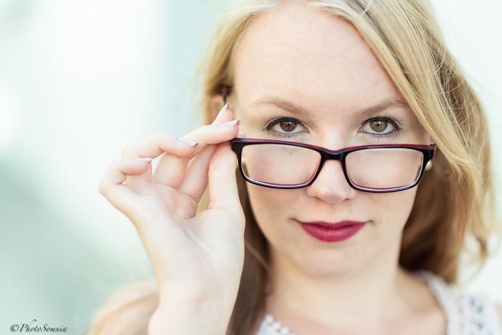 J. mit Brille Foto & Bild | outdoor, available light, portrait Bilder ...