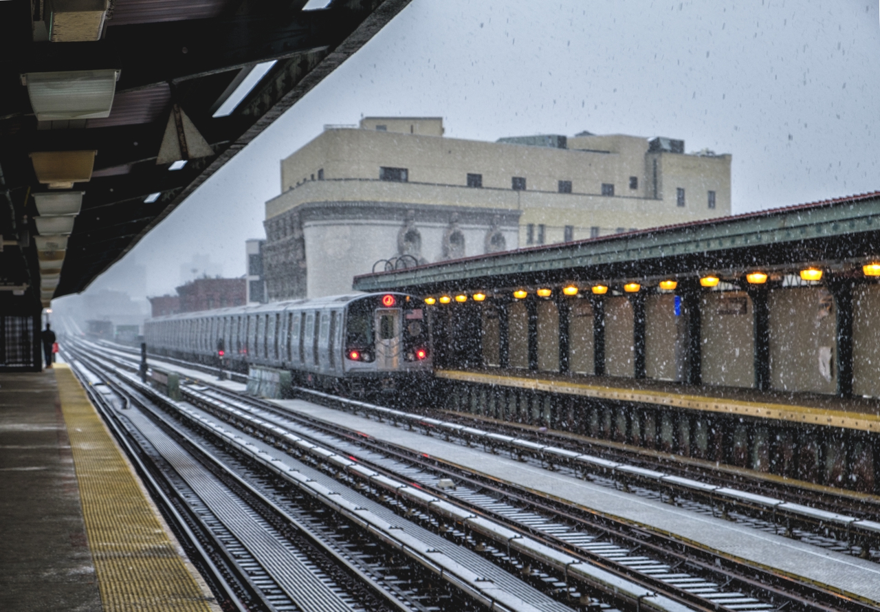 J Train im winterlichen Brooklyn Foto & Bild | north america, united ...