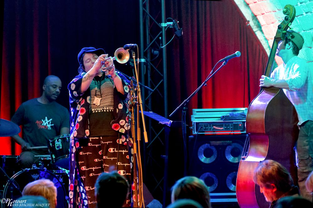 JAIMIE BRANCH – FLY OR DIE [usa] Foto & Bild | konzert, live, jazz ...