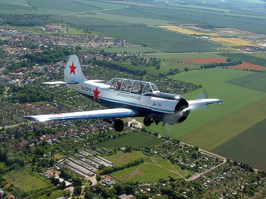JAK-52 Foto & Bild | luftfahrt, verkehr & fahrzeuge, magdeburg Bilder ...