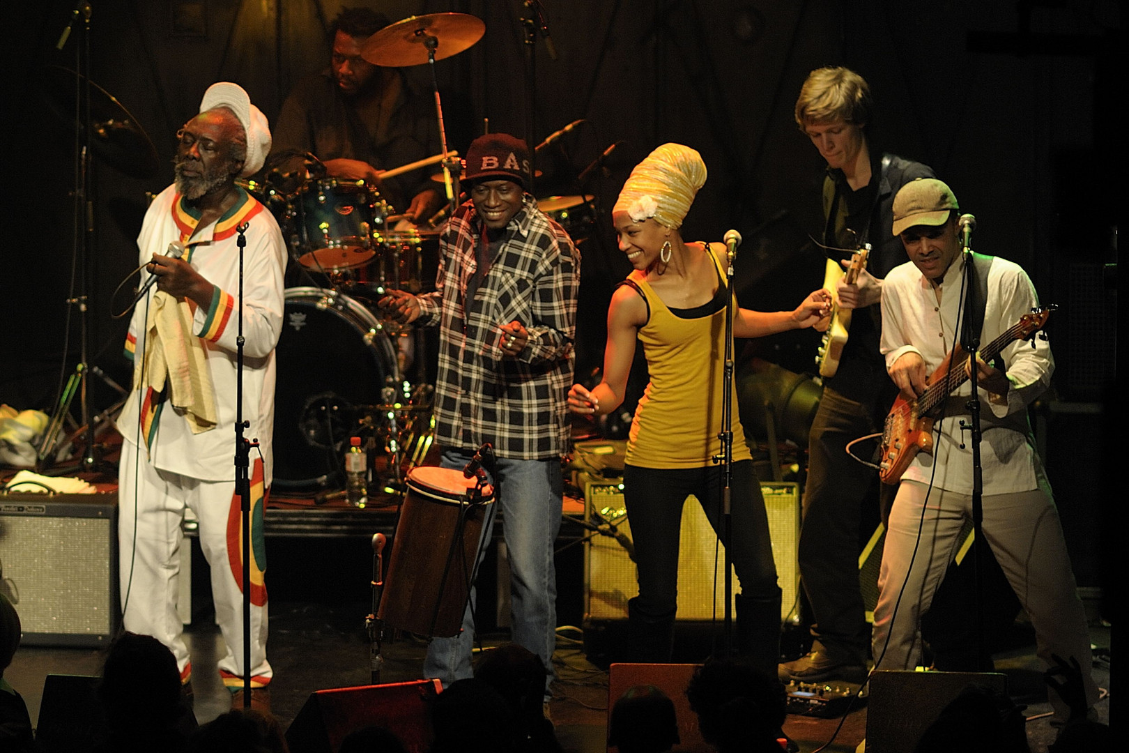 Jamaica Papa Curvin - 25 Jahre Jubiläum - X-Mas Reggae Show Foto & Bild ...