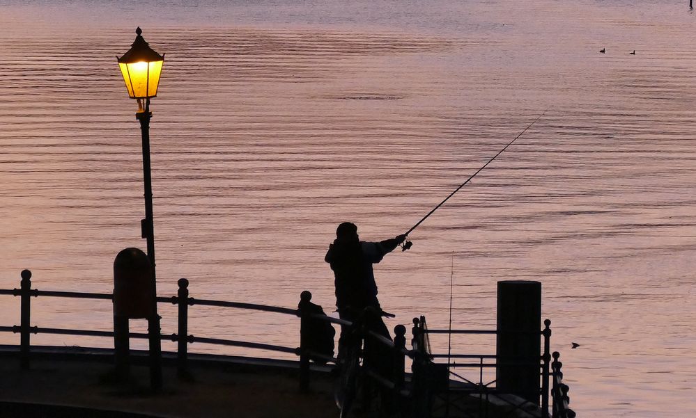 Je später der Abend... Foto & Bild | sonnenuntergang, rot, wasser ...