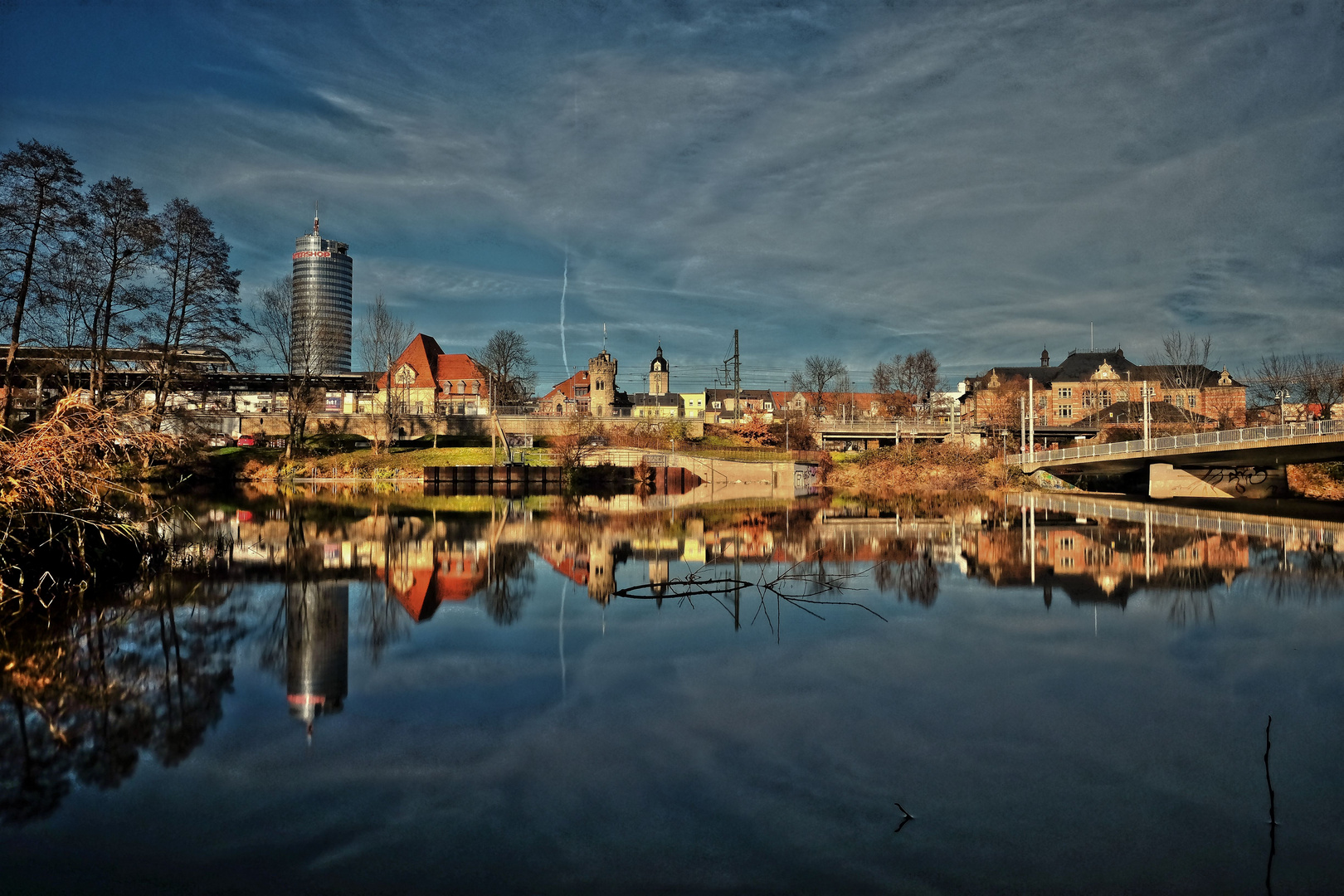 Jena - Skyline mit Spiegelung in der Saale Foto & Bild | deutschland ... Jena - Skyline mit Spiegelung in der Saale Foto & Bild | deutschland ...