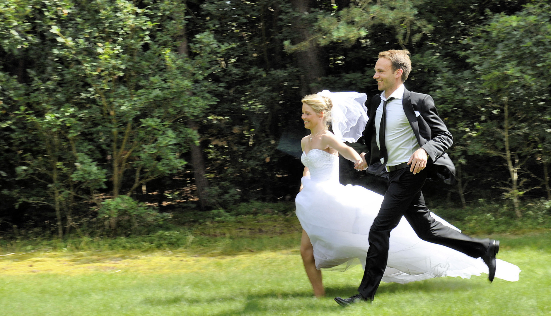 Jetzt aber schnell.... Foto & Bild | hochzeit, menschen Bilder auf ...