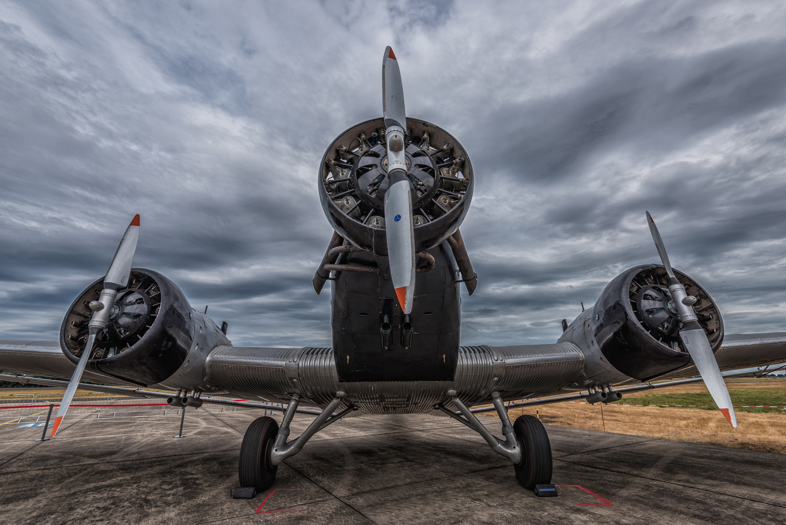 Ju 52 Foto & Bild | luftfahrt, oldtimer-flugzeuge, ju-52 Bilder auf ...