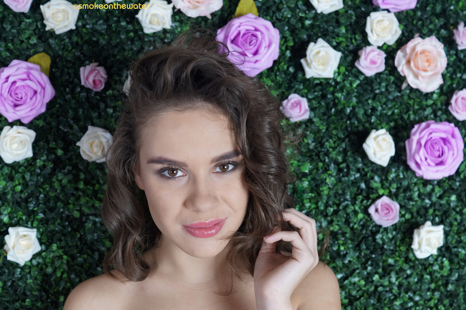 Julia an der Lawn Wall Foto & Bild | portrait, fashion, portrait frauen Bilder auf fotocommunity